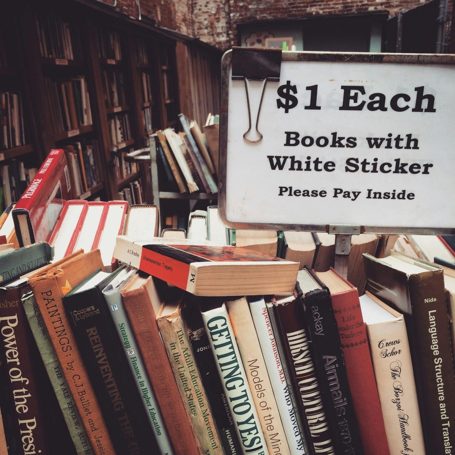 Where to Buy Cheap Books (So You Can Read More Without Spending a Fortune) | Money Saving Mom®